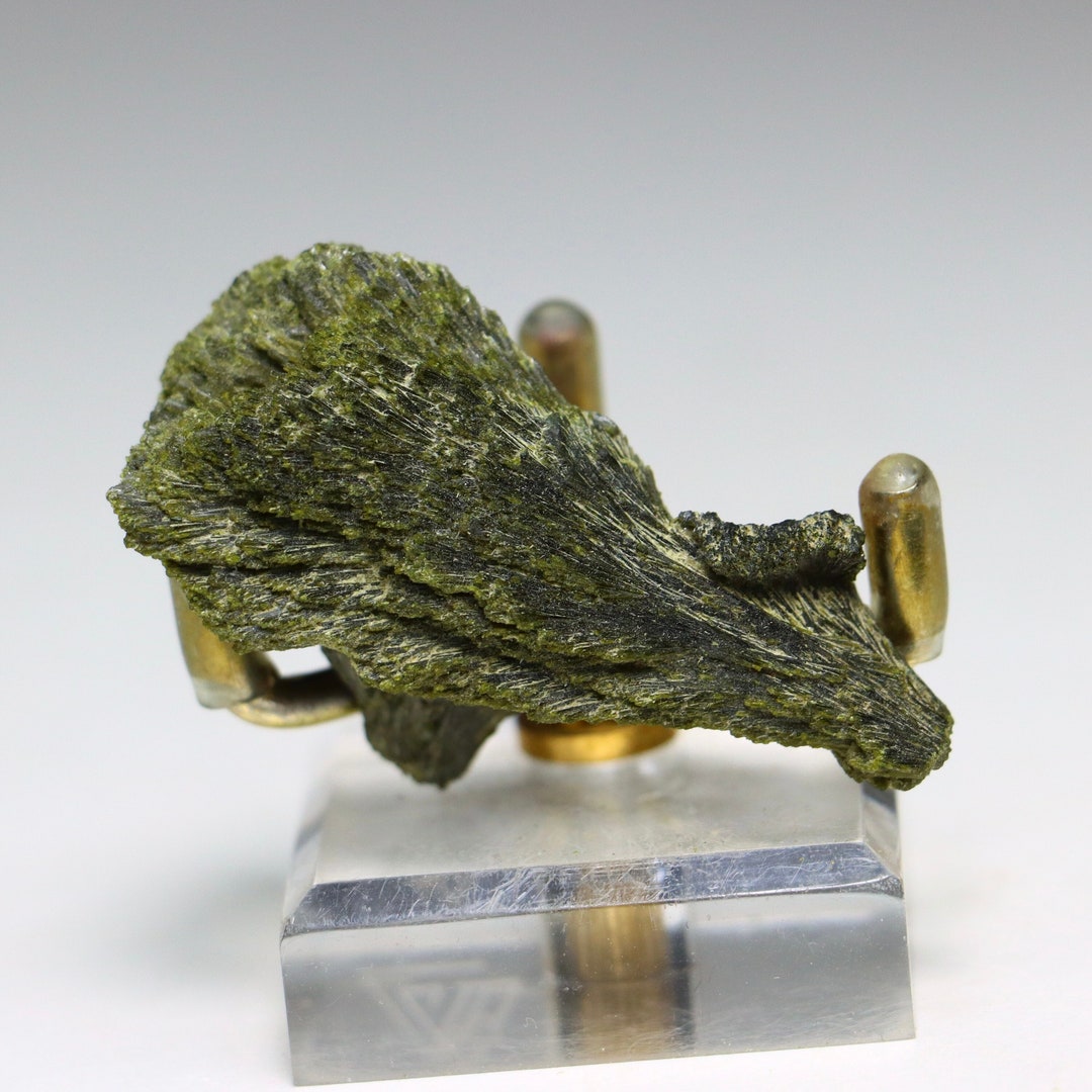 Natural Epidote Fan | Rare Mineral Specimen Rare Crystal Collection ...