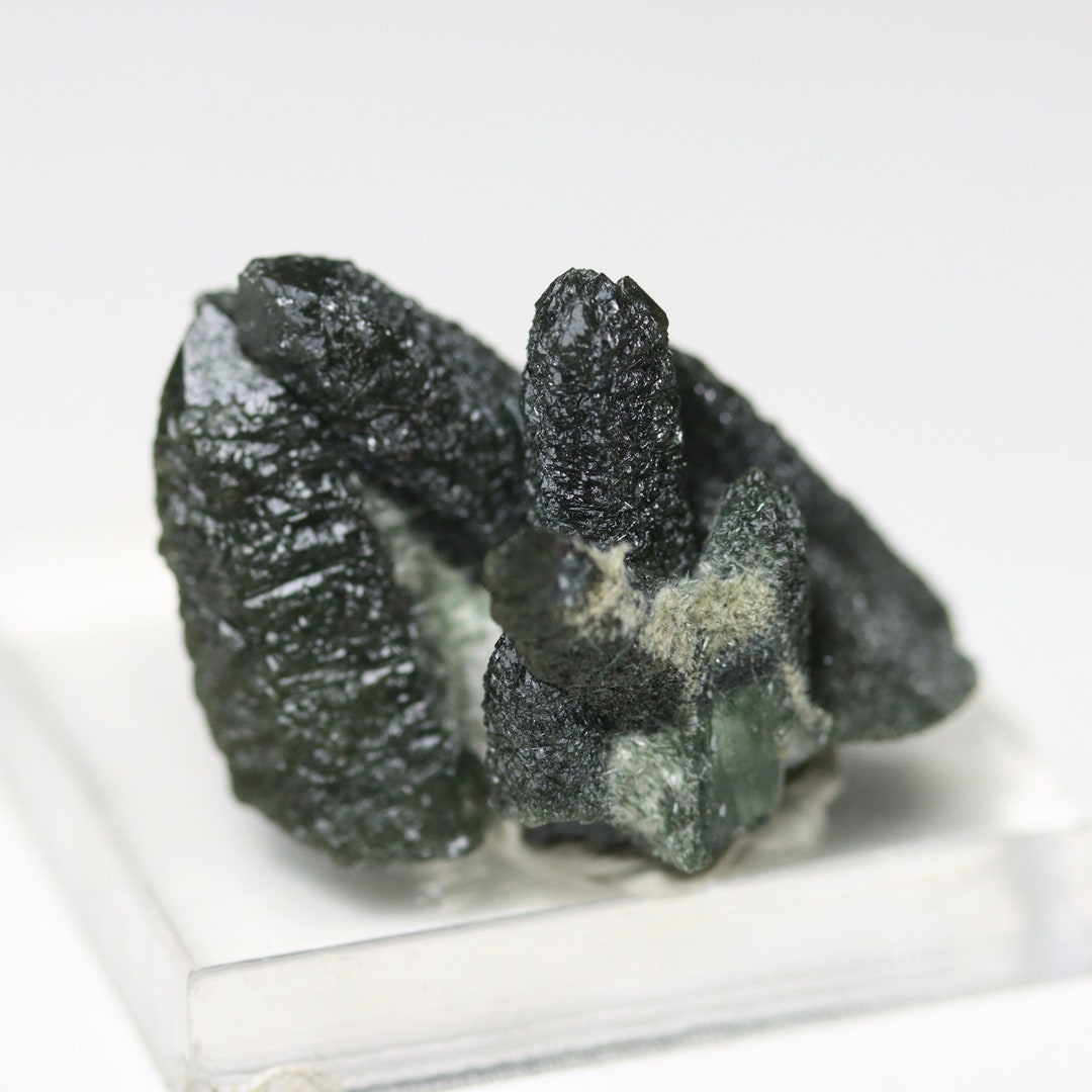 Hedenbergite in Quartz W/ Calcite | Natural Quartz Gemstone Quartz ...