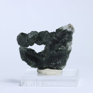 Hedenbergite in Quartz | Natural Quartz Gemstone Quartz Point Crystal ...