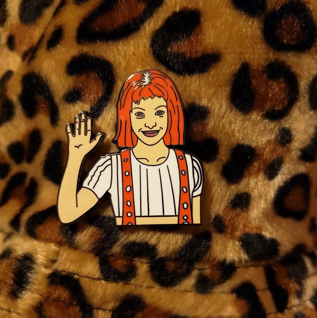 Leeloo Pin - Etsy