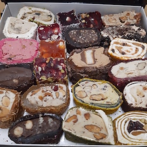 Gourmet Turkish Delight Lokum Gift Box, Assorted Flavors (approx 1kg ...