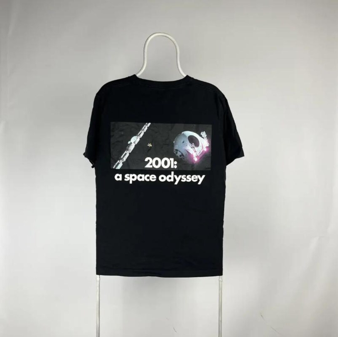 Uniqlo Hal 9000 a Space Odyssey 2001 Tshirt - Etsy