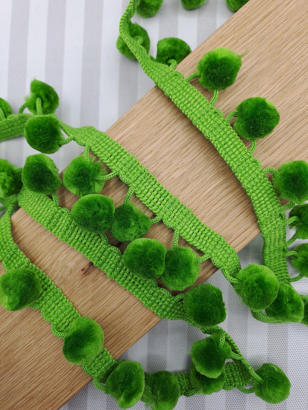 Emerald Green Pom Pom Trim, 28mm Trim, Perfect Trimming for Cushions ...