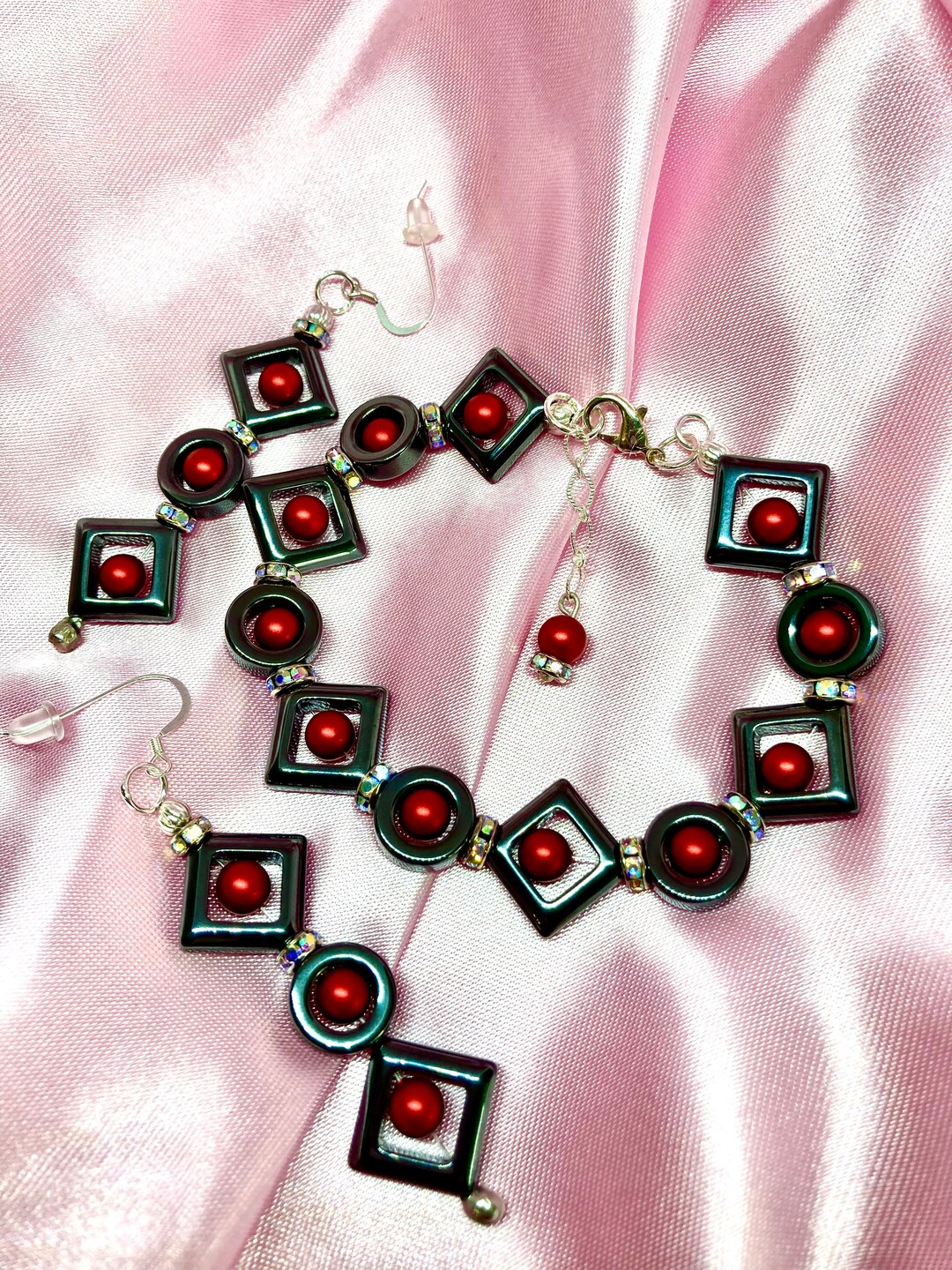 Hematite Squares and Circles With Rouge Pearl/.bracelet Set/ Set De ...