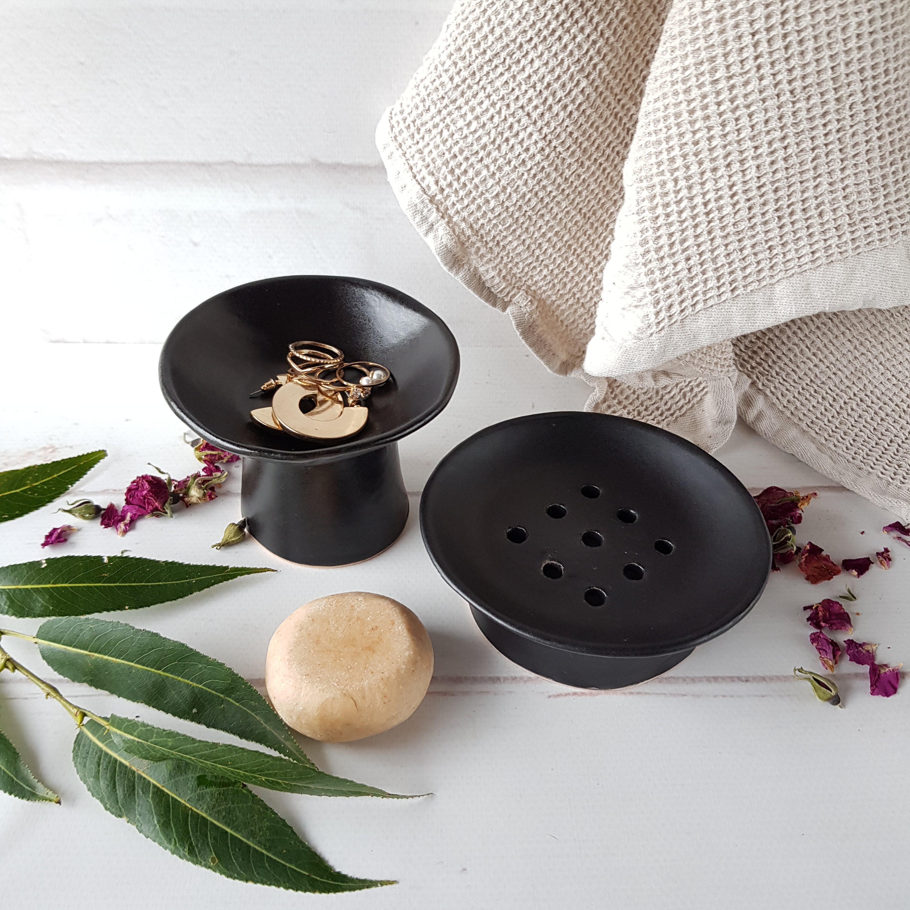 Minimalist Ceramic Soap Dish Round Modern Ceramic Decor for the ...