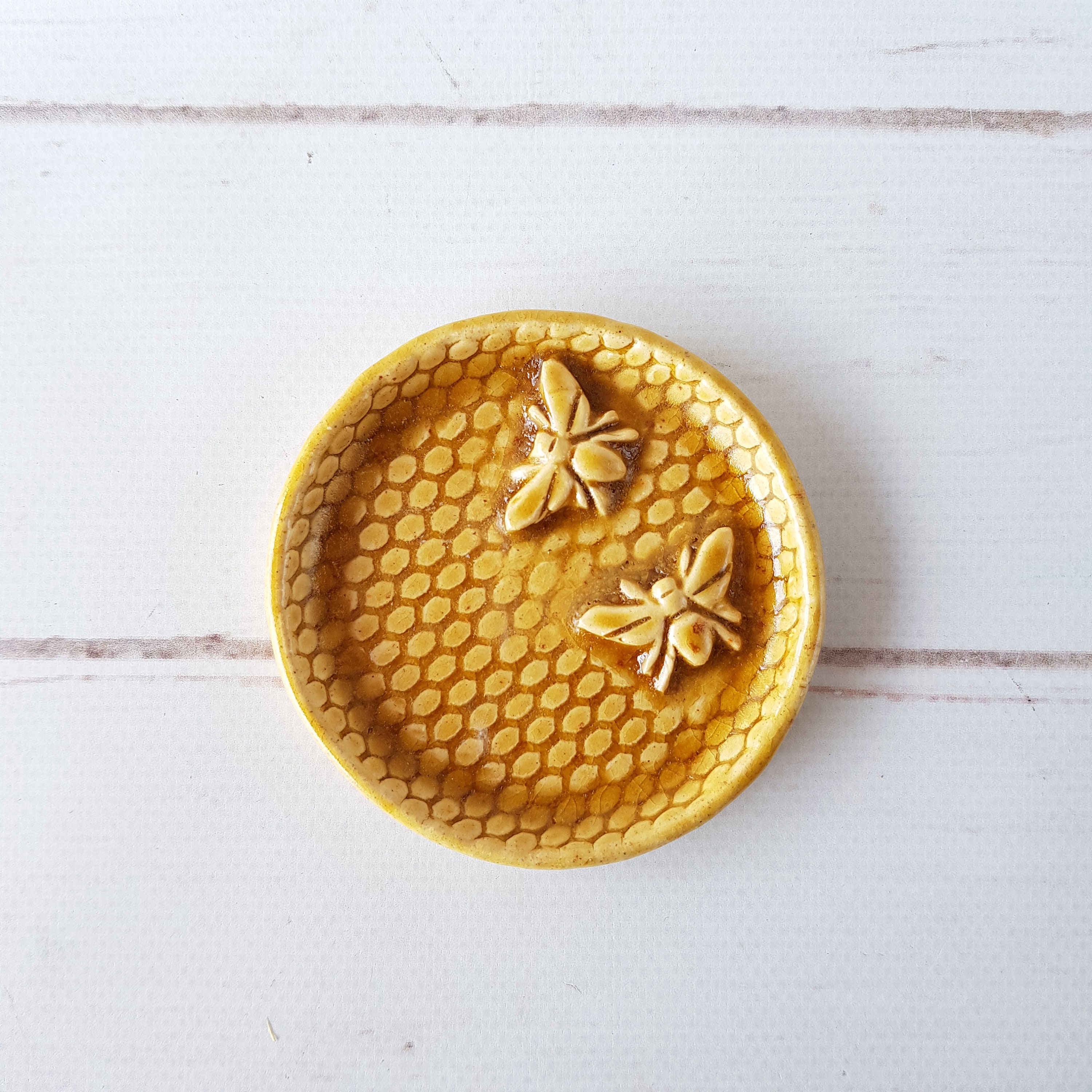 Bee with honeycomb jewelry dish Ceramic jewelry tray Ceramic | Etsy