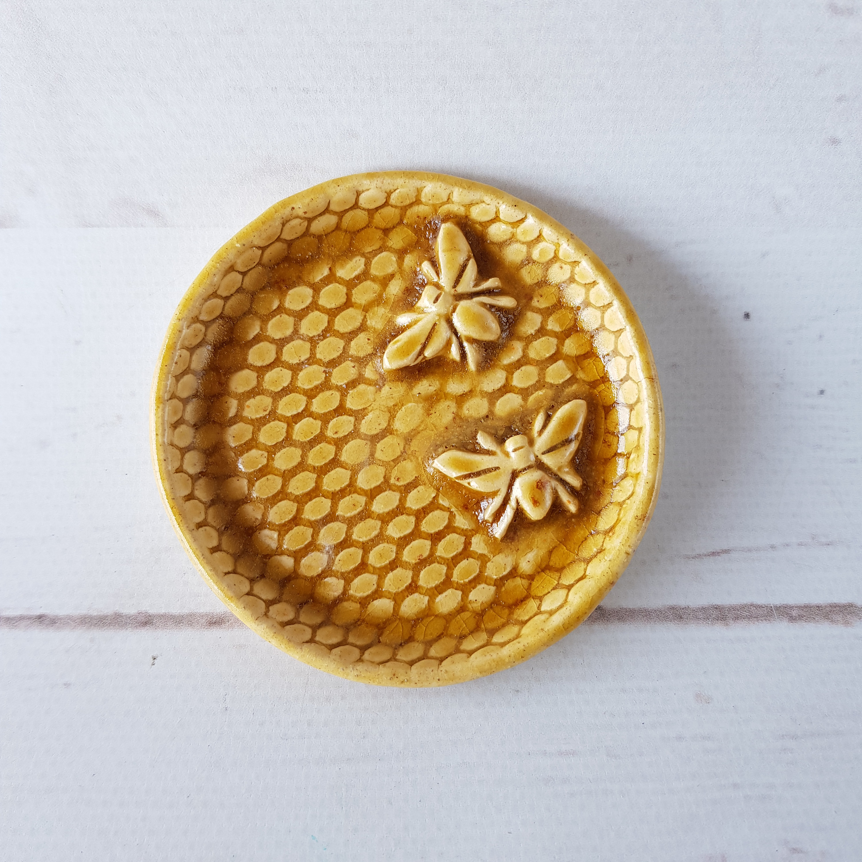 Bee with honeycomb jewelry dish Ceramic jewelry tray Ceramic | Etsy
