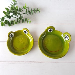 Frog Trinket Dish Green Froggy Ceramic Jewelry Dish Frogo Desk Decor ...