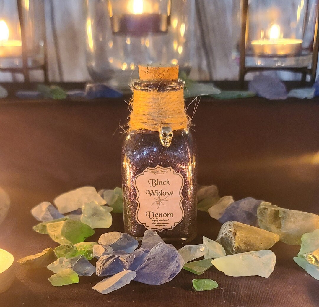 Black Widow Spider Venom Potion Bottle Halloween Witch and Wizard ...