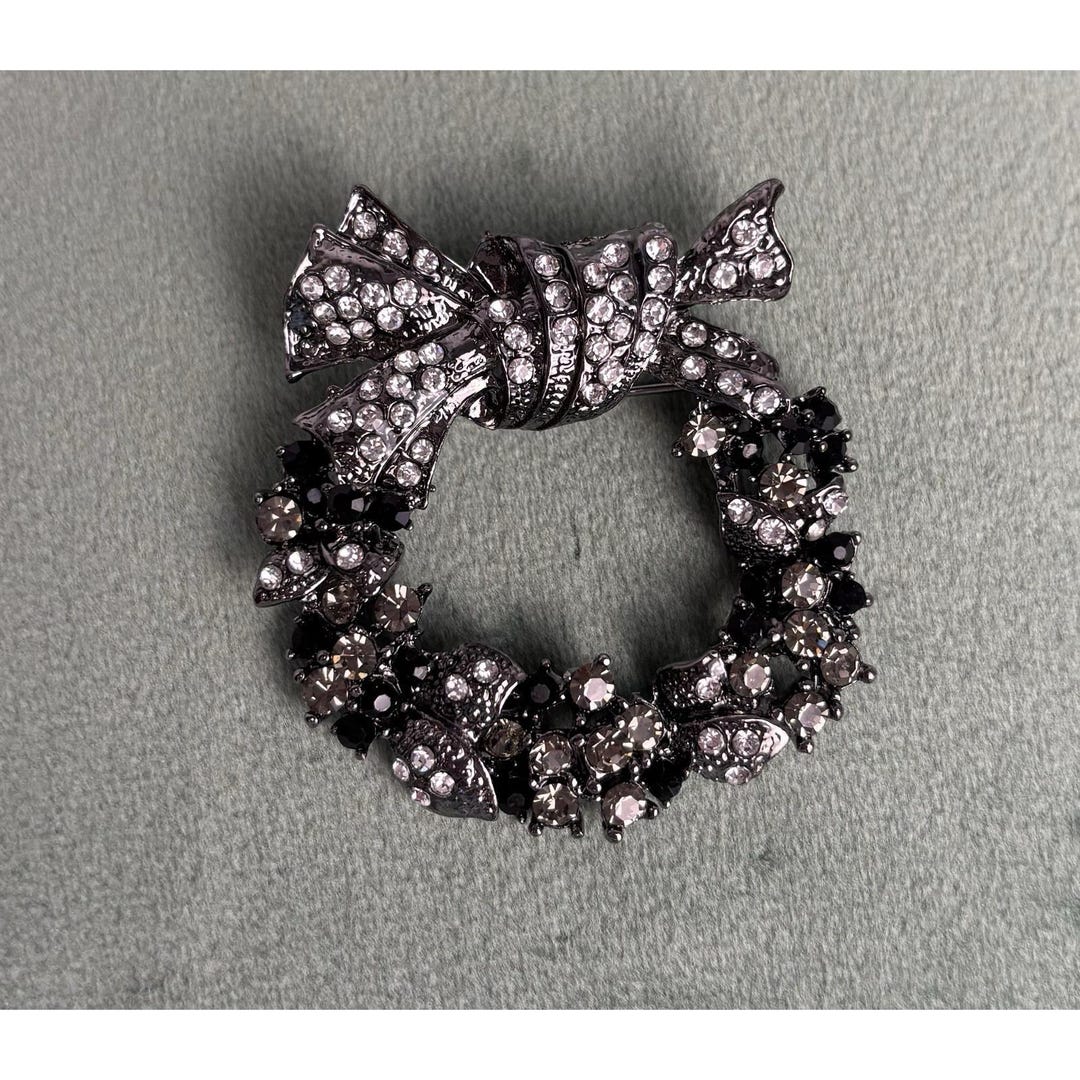 Vintage Wreath Brooch Pin Silver Toned Clear Black Grey Rhinestones 2 ...