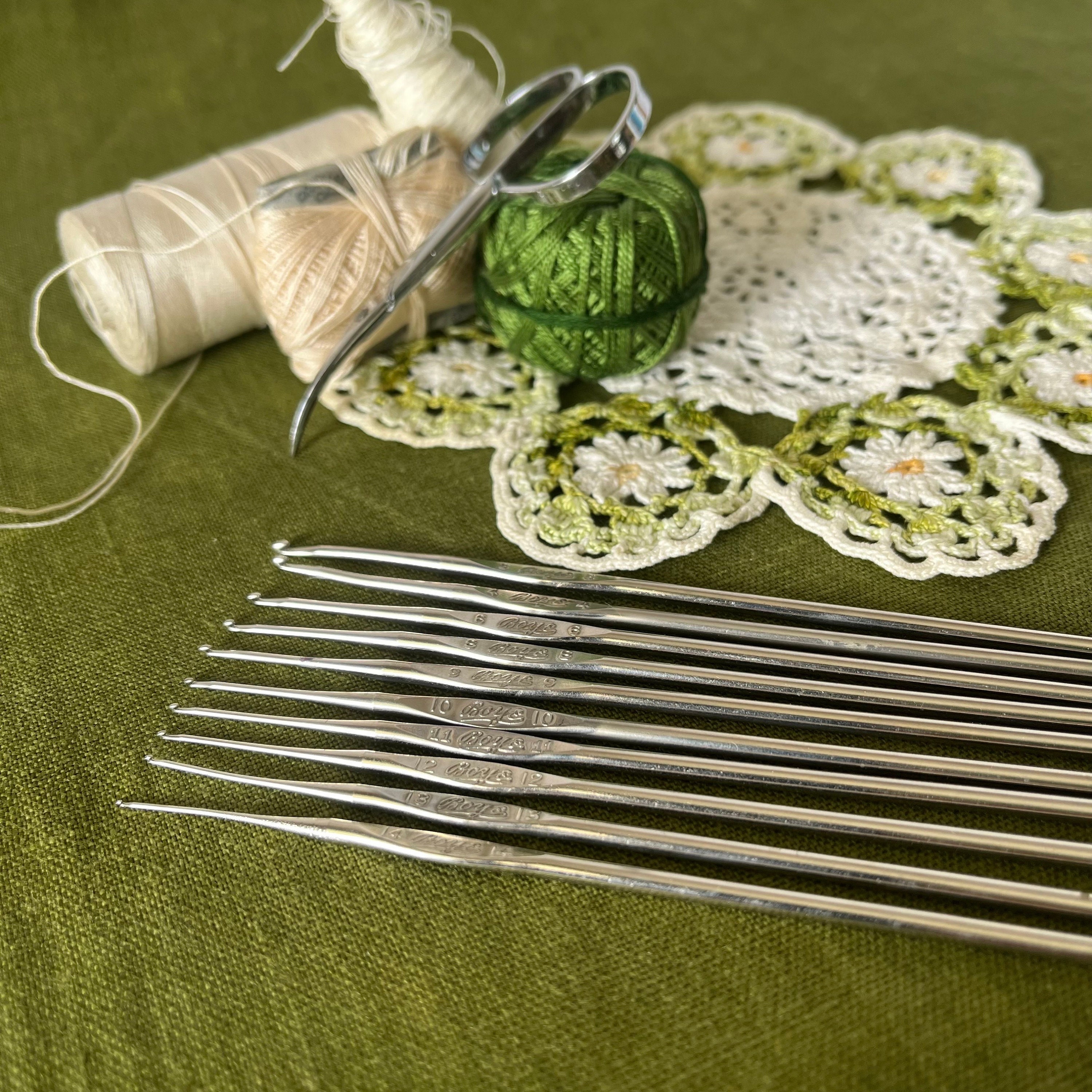 10 Boye Crochet Hooks From USA. Set With Different Sizes. Thread ...