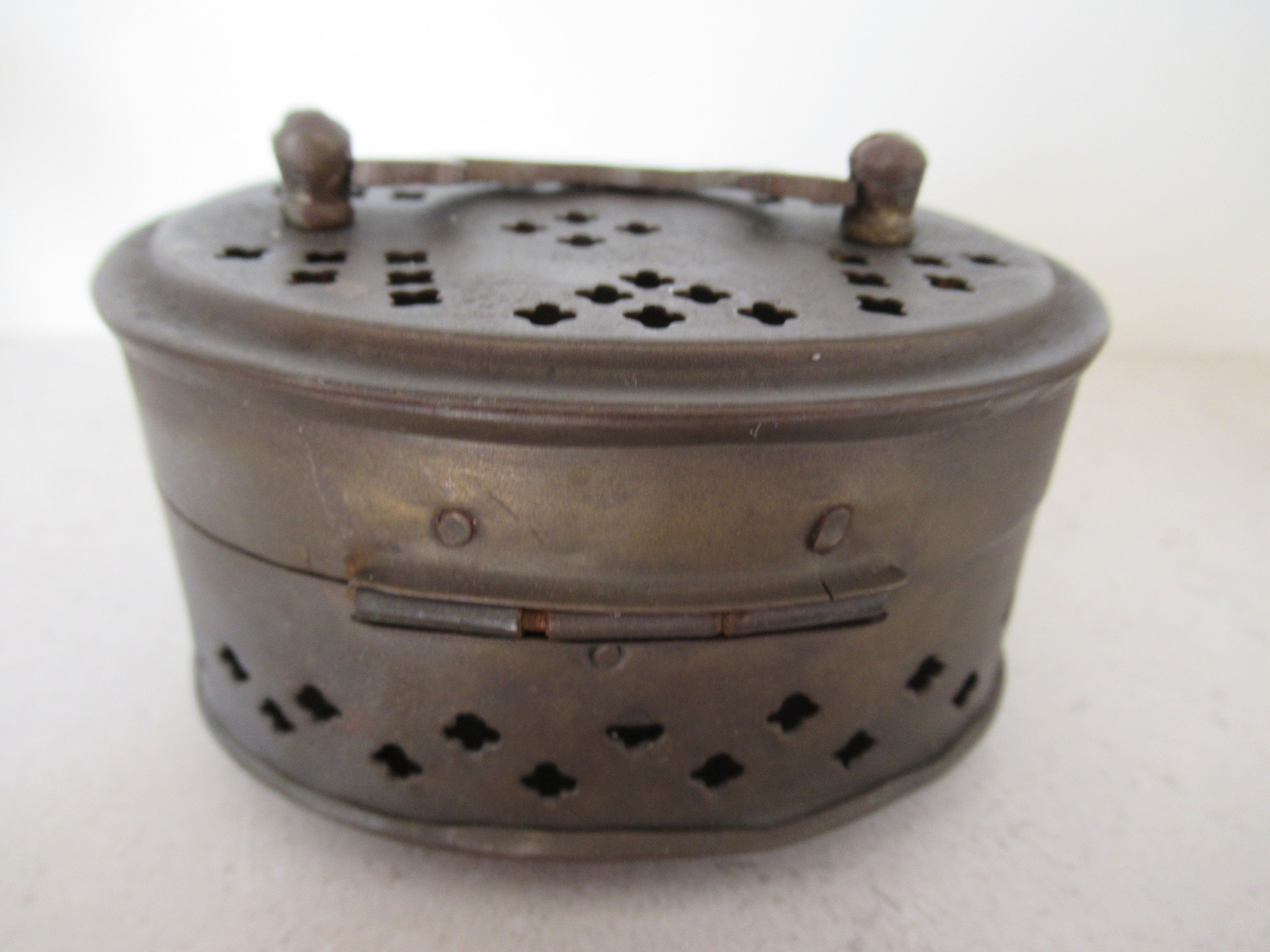 Vintage Small Brass Betel Leaf Nut Box Trinket Box Incense Box ...