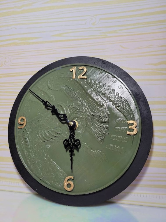 Aliens Clock - Etsy