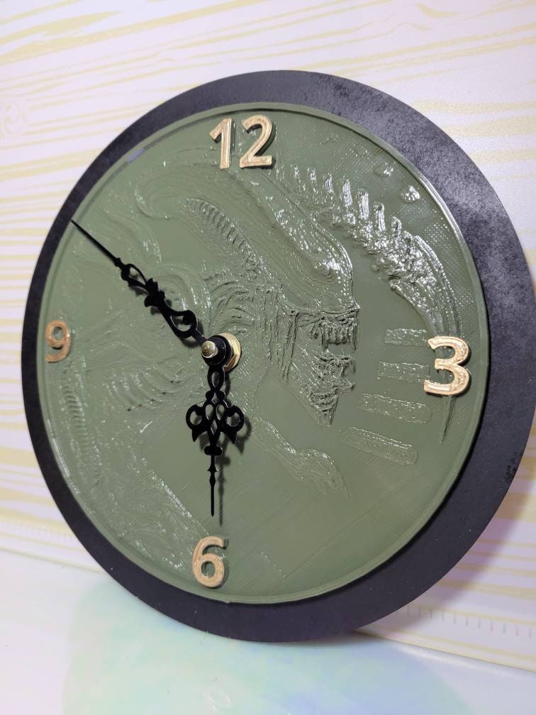 Aliens Clock - Etsy
