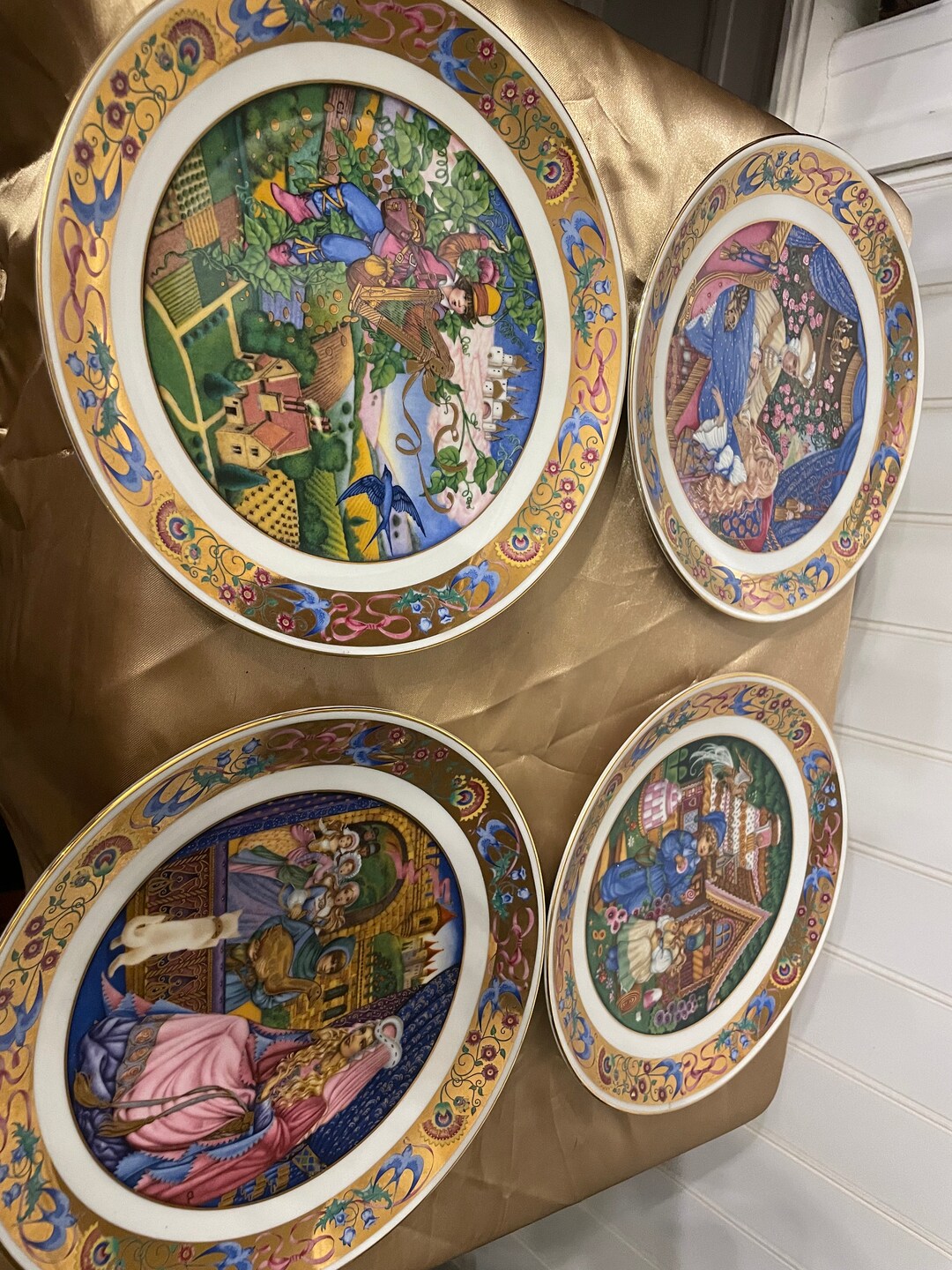 Set of 4 Golden Classic Collectors Plates - Etsy