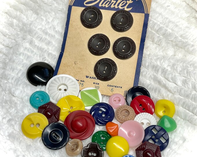 Vintage Colt Plastics Buttons - Etsy