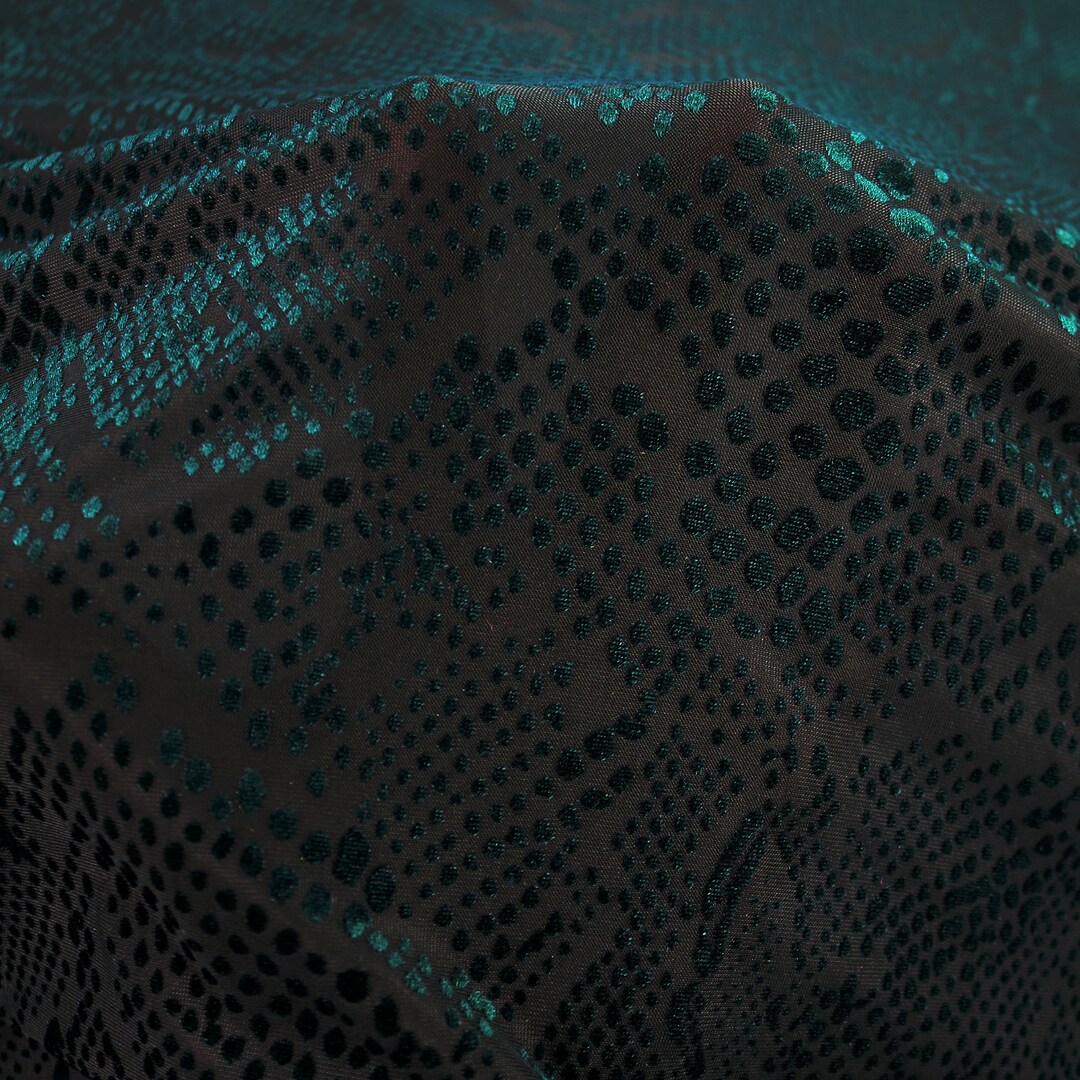 58/60" Snake-scaled Pattern Nylon/polyester/spandex Knit Velvet Burn ...