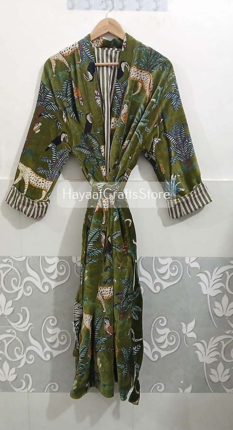 Green Jungle Print Velvet Kimono Robes, Morning Tea Velvet Coat ...
