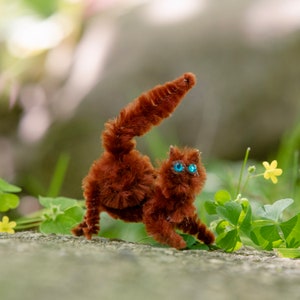SURPRISE FUNNY FERAL! One Posable Chenille Stem, Pipe Cleaner Kitty Cat ...