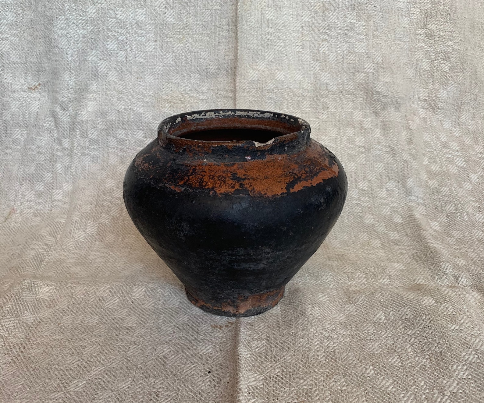 Antiker alter Tontopf, Wabi Sabi Gefäß, rustikale Tonvase, antikes ...