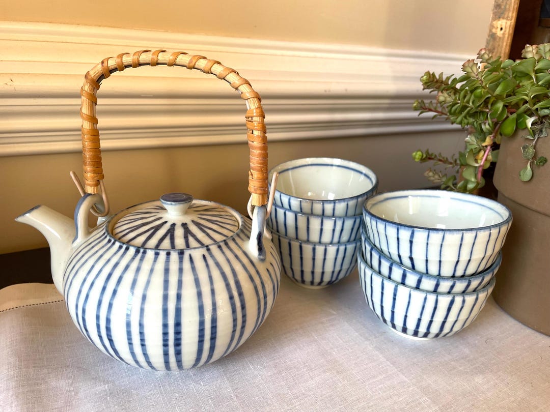 Japanese Porcelain Kasuga Ware Tea Set Teapot and 6 Cups With White and ...