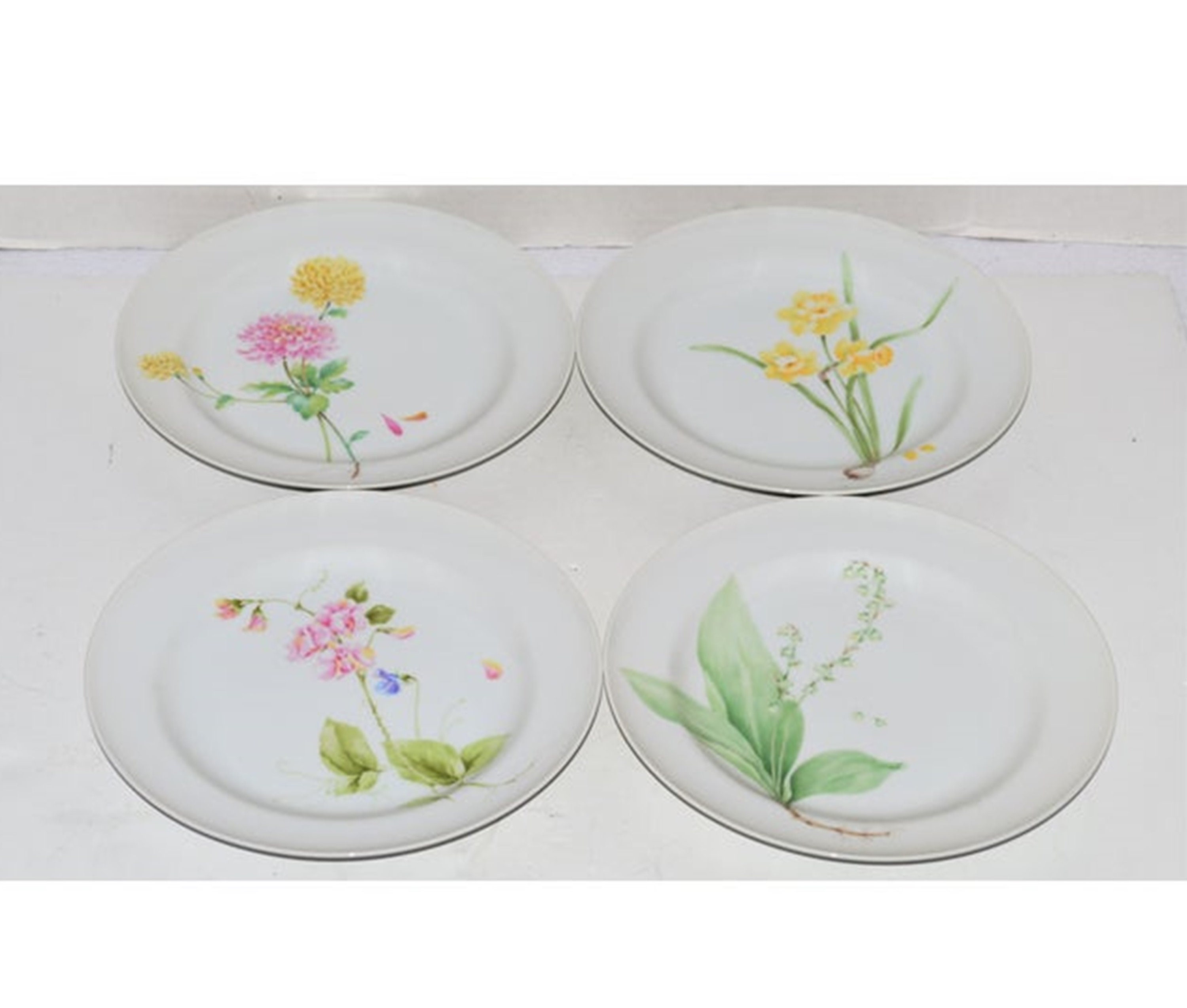 Mikasa Flower of the Month Dinner Plates - Set of 12 - Etsy