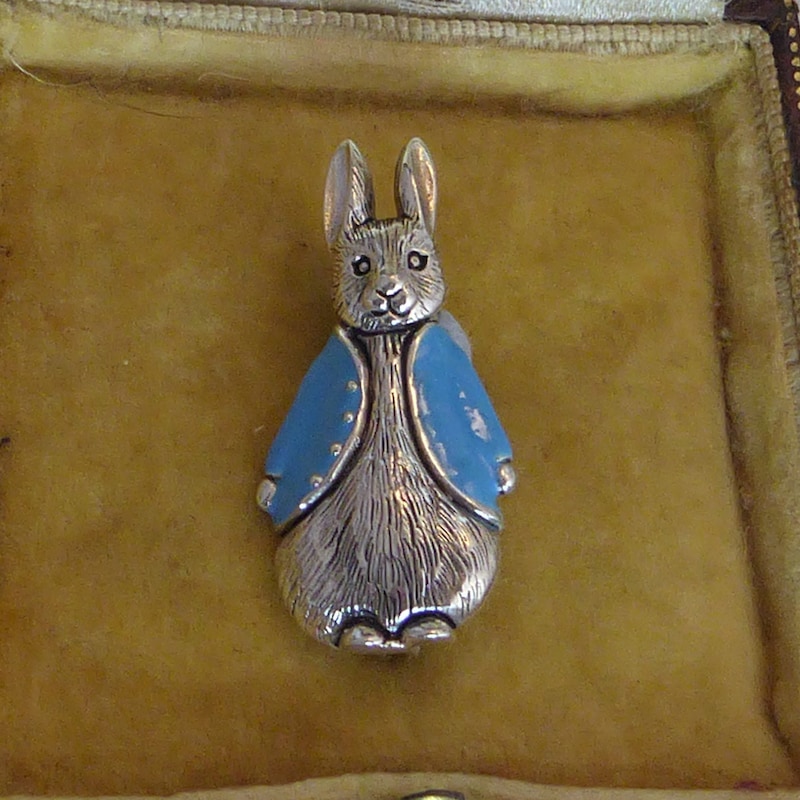 Peter Rabbit Brooch - Etsy UK