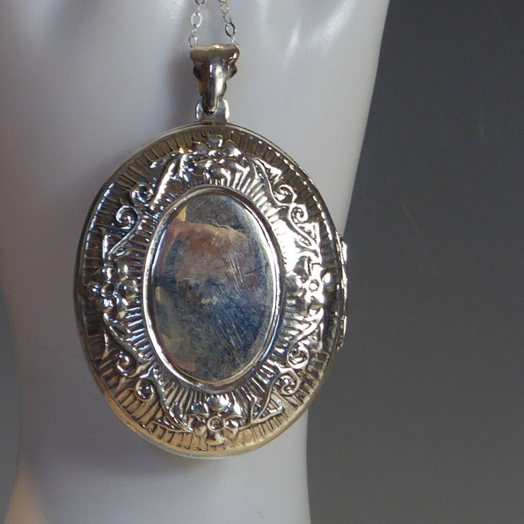 Large Silver Victorian Style Locket on Chain - Etsy