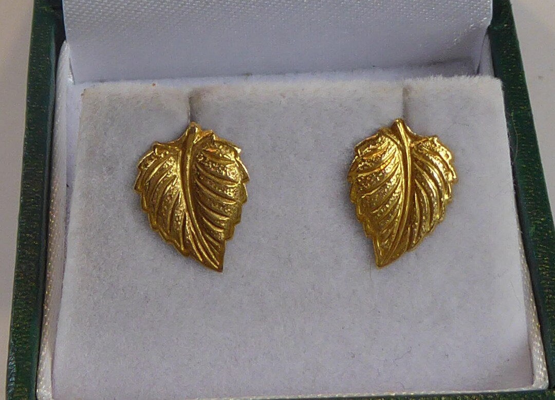 Pretty 9ct Solid Gold Leaf Design Earrings - Etsy