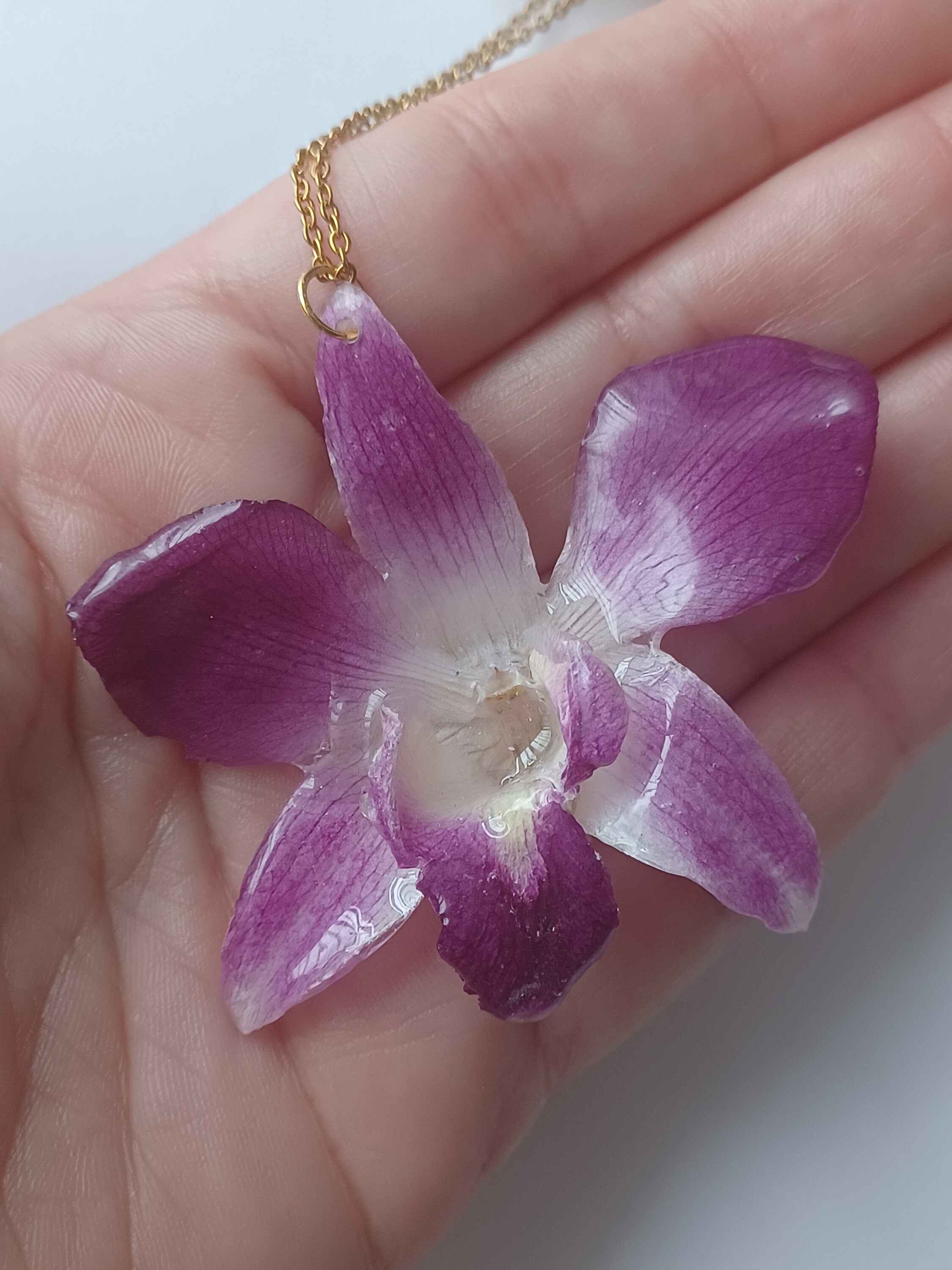 Real White and Purple Orchid Necklaces Preserved in Resin. - Etsy