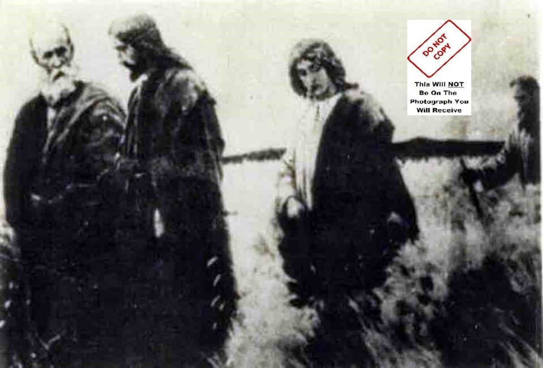 Time Traveller Took Actual Photo of Jesus Christ Vintage Photo ...