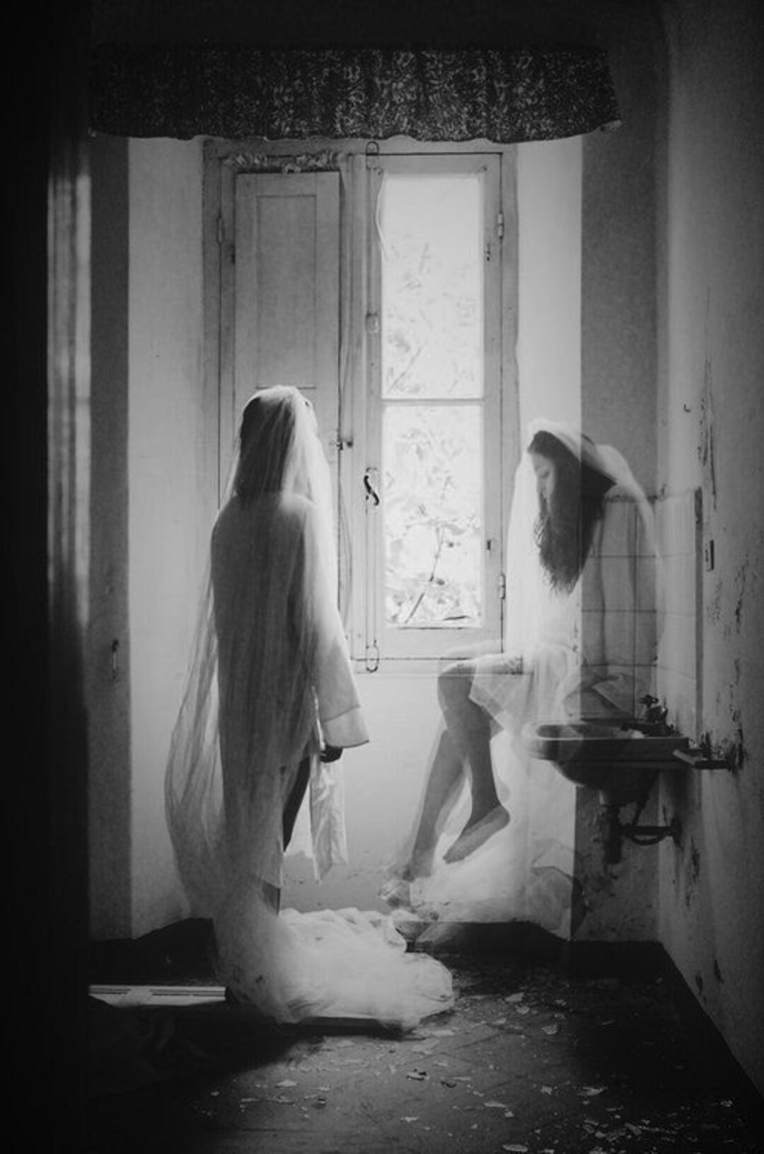 Wedding Bride Ghost Spooky Halloween Creepy Ghosts Woman Caught on ...