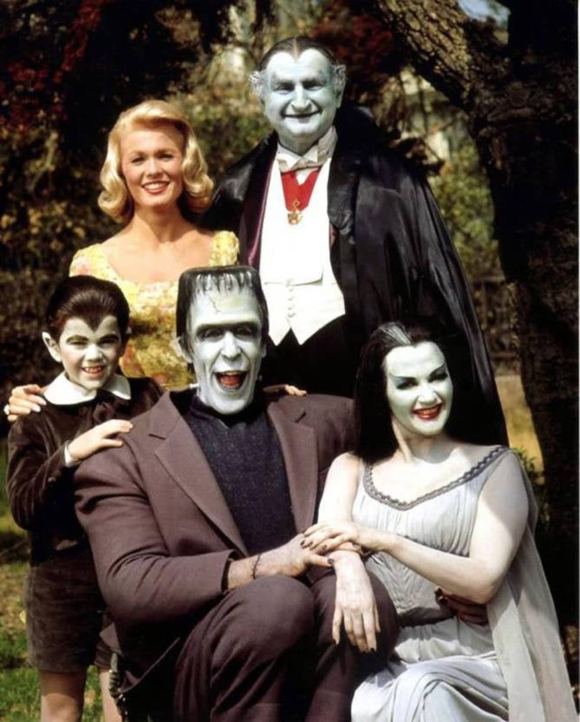 Munsters Cult TV Show Family Photo Yvonne De Carlo Cast 1964 - Etsy