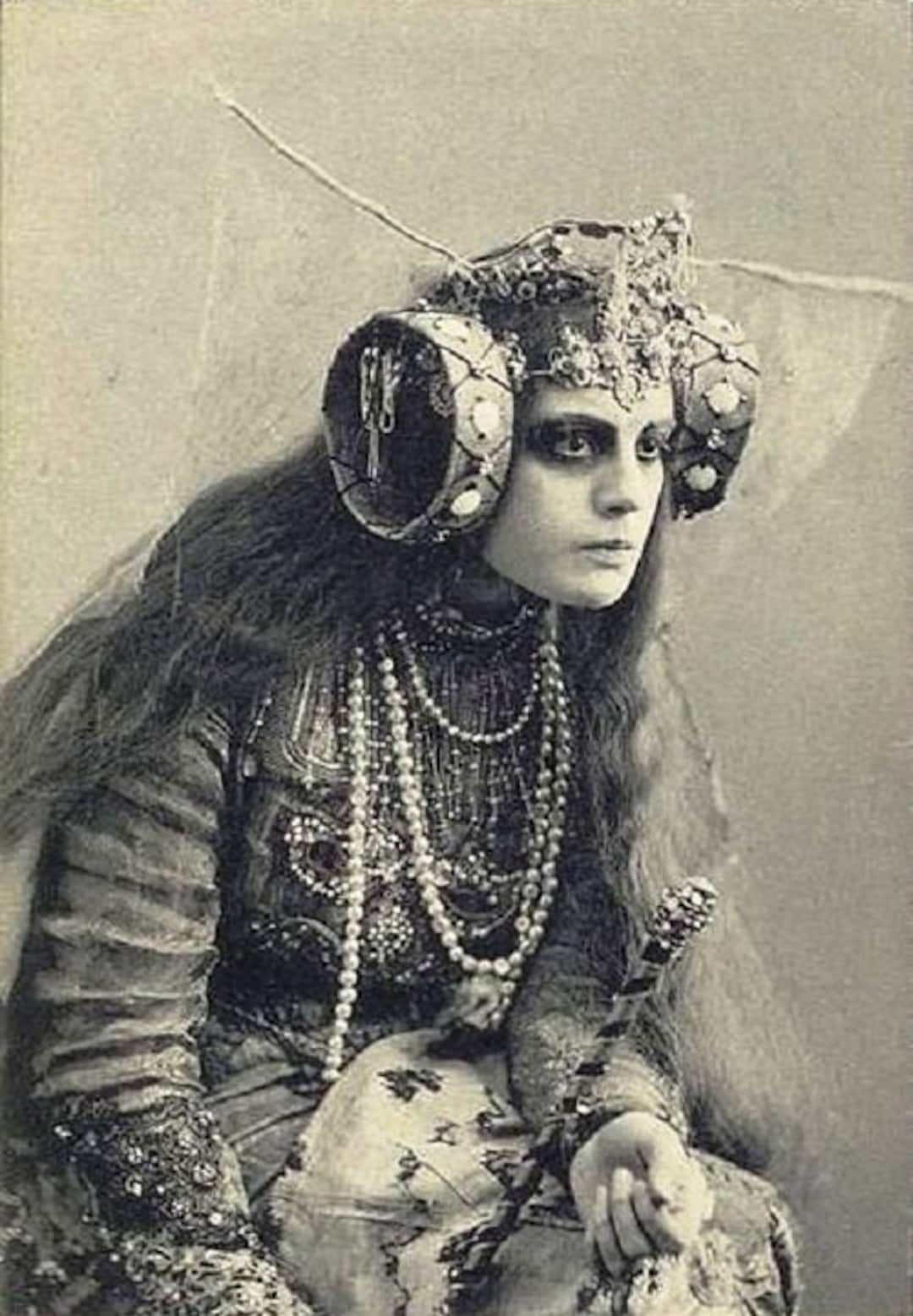 Spooky Weird Mystery Woman Scary Lady Macabre Vintage Photo Chilling ...