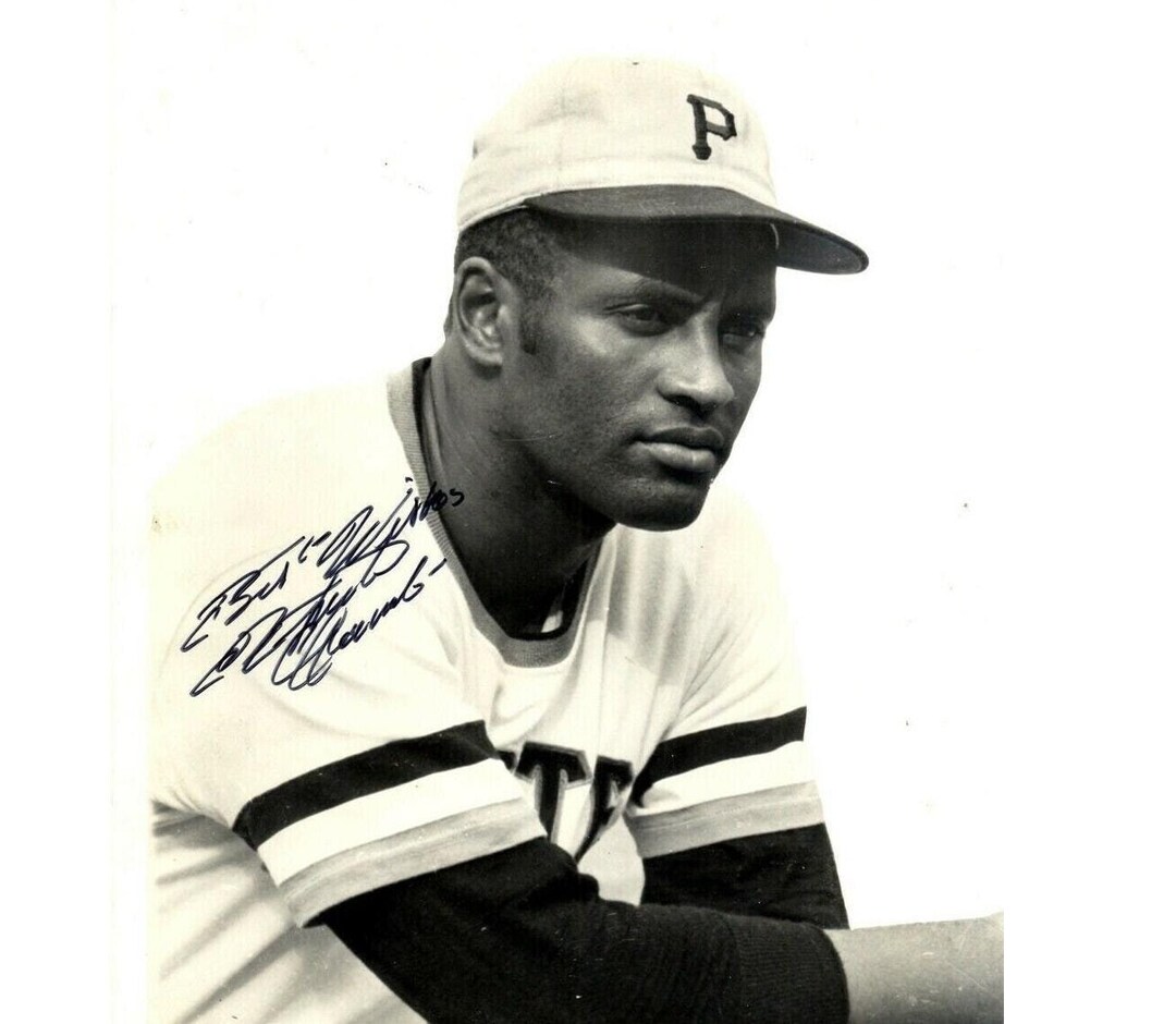 Roberto Clemente Autograph Signed Photo HOF Pirates Roberto Clemente ...