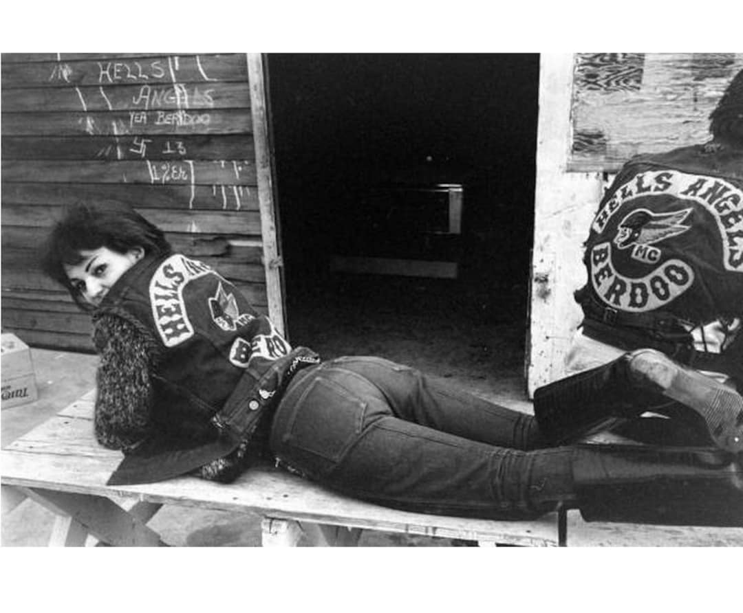 Hells Angels Sexy Girl Biker Harley Davidson Motorcycle Rear View Guys Rider Gang Member Club ...