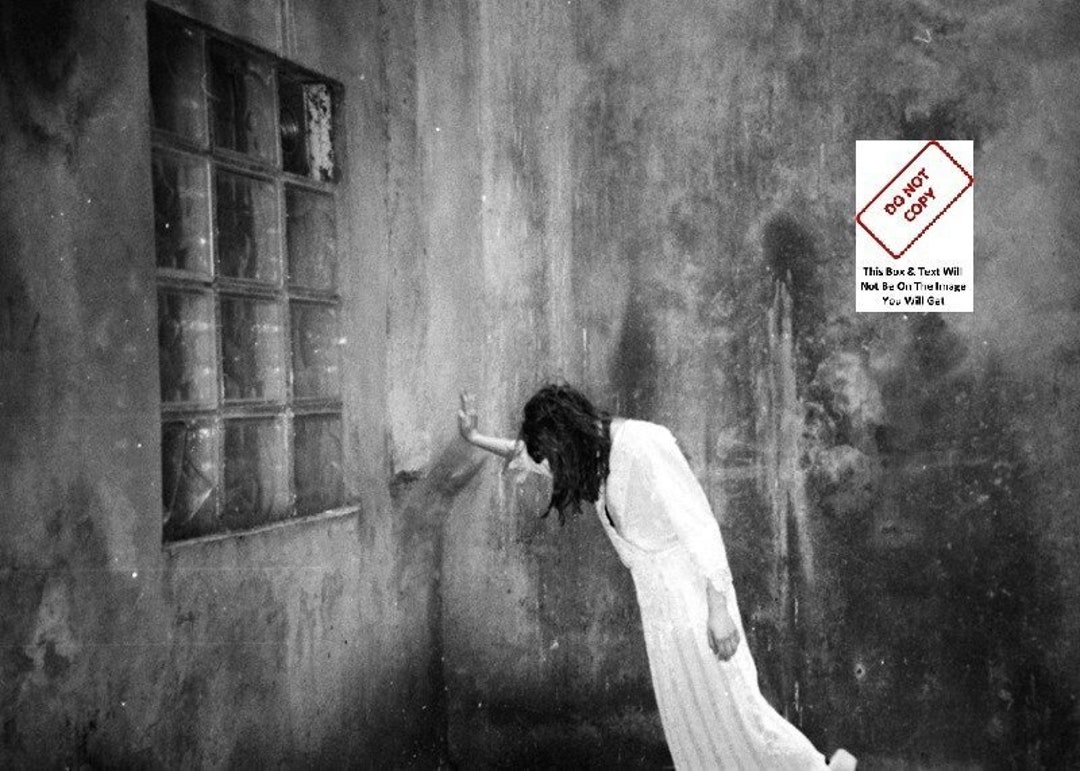Strange Demon Possessed Woman Weird Horror Halloween Odd Creepy Vintage ...