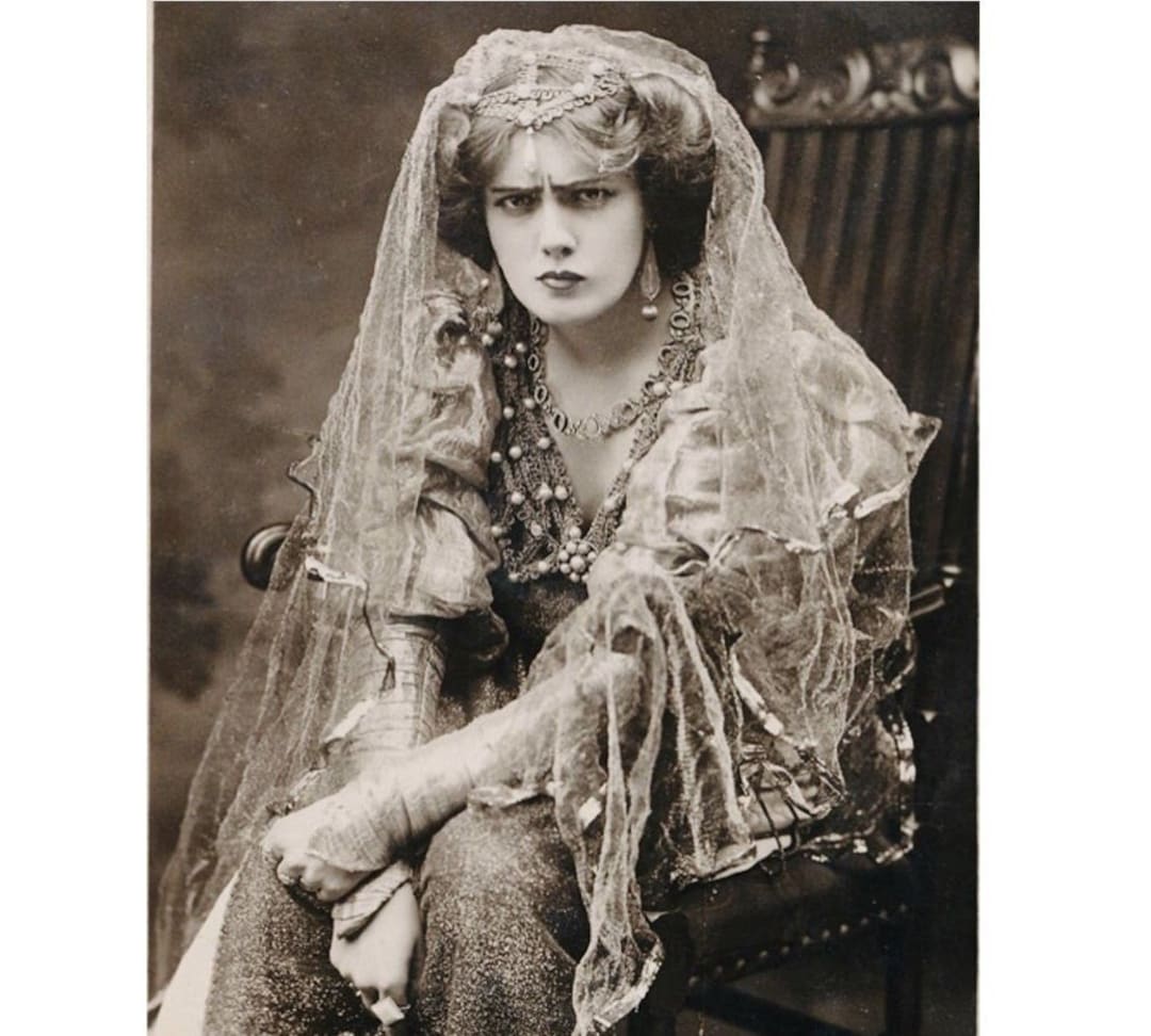 Weird Gothic Goth Woman Frown Photo Psychic Witch Pagan Witchcraft ...