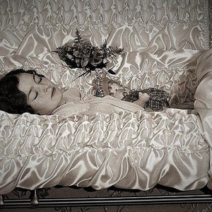 Post Mortem Death Casket Vintage Photo Dead Girl Odd Strange Weird ...
