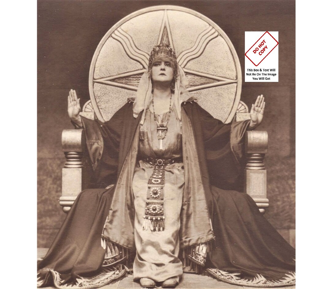 Mystic Gypsy Fortune Teller Palm Reader Scary Psychic Pagan Witch Goth ...