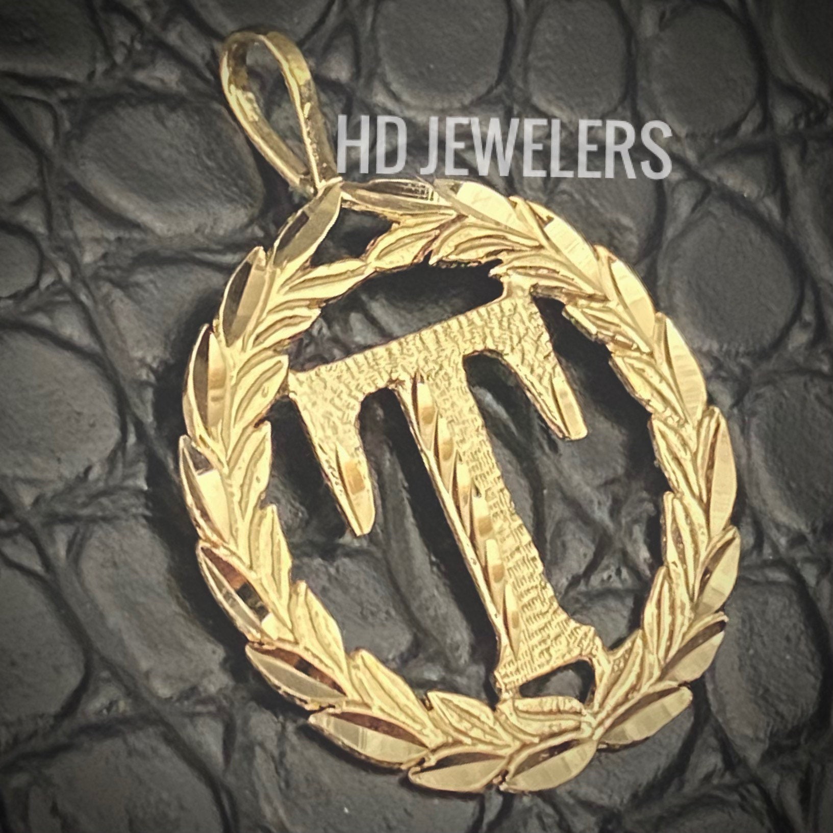Solid 14K Gold Letter Initial T Pendant - Etsy.de
