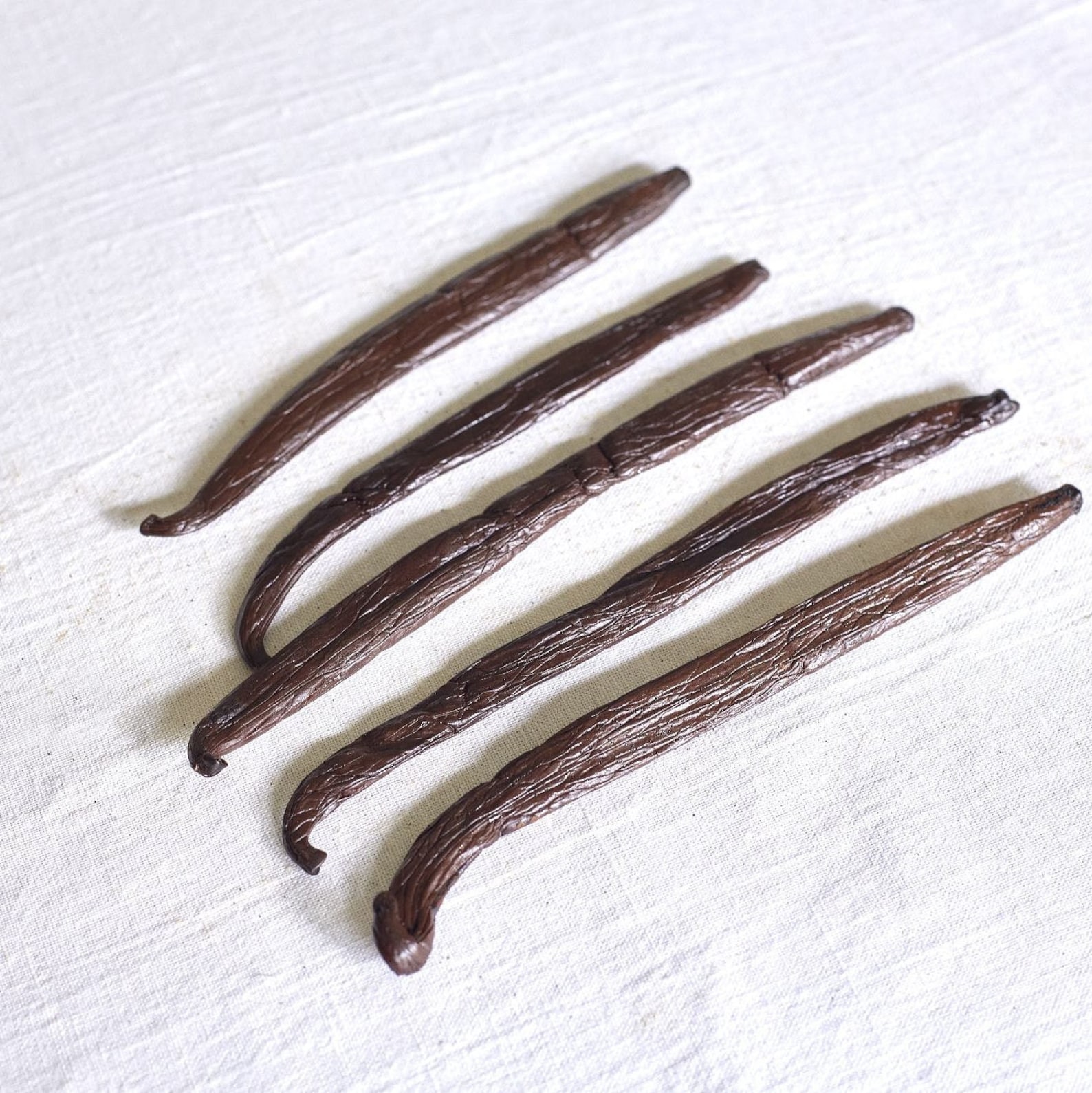 Grade A Tahitian Vanilla Beans. the Biggest, Plumpest Beans You Will ...