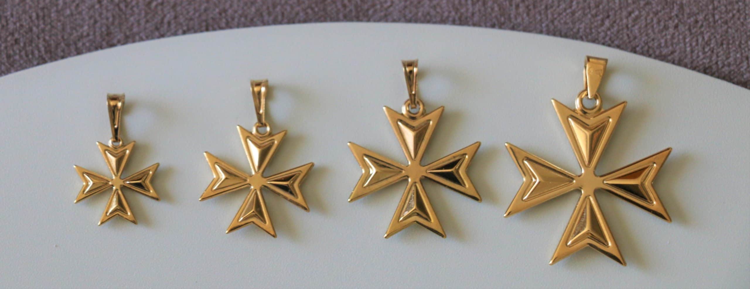 9ct 9k 375 yellow gold Maltese cross pendant charm from Malta Order of ...