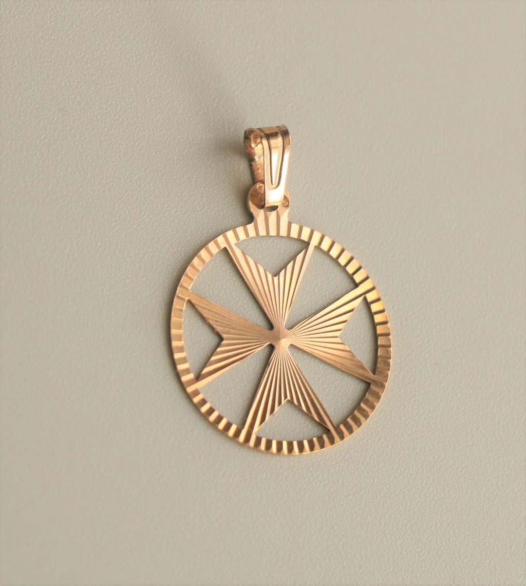 9ct Yellow Gold Maltese Cross Pendant, Order of St John - Etsy