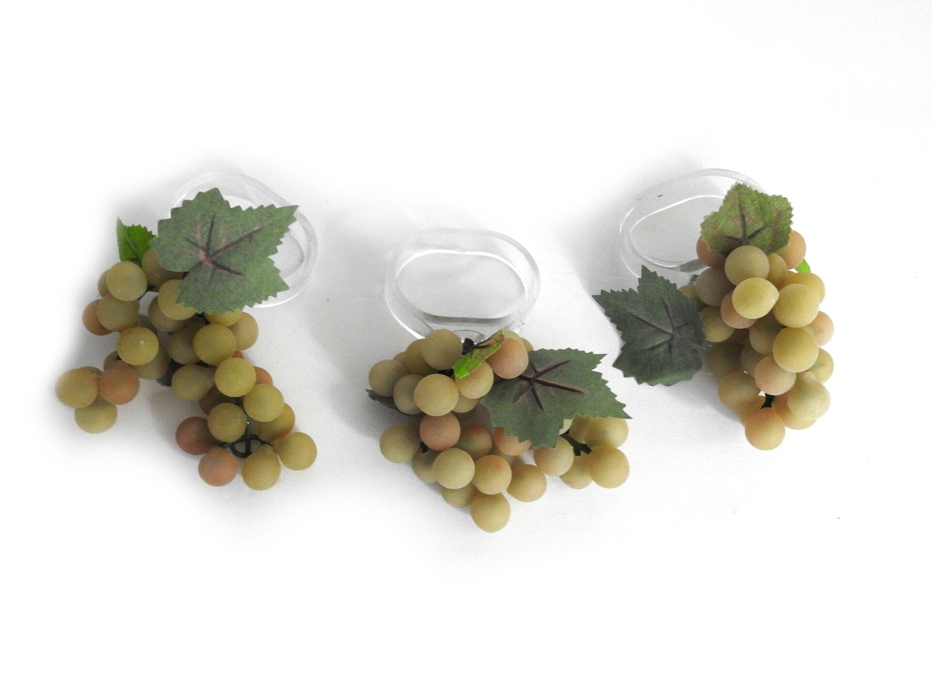 Vintage Clear Acrylic and Resin Grapes Napkin Rings Set of 6 - Etsy