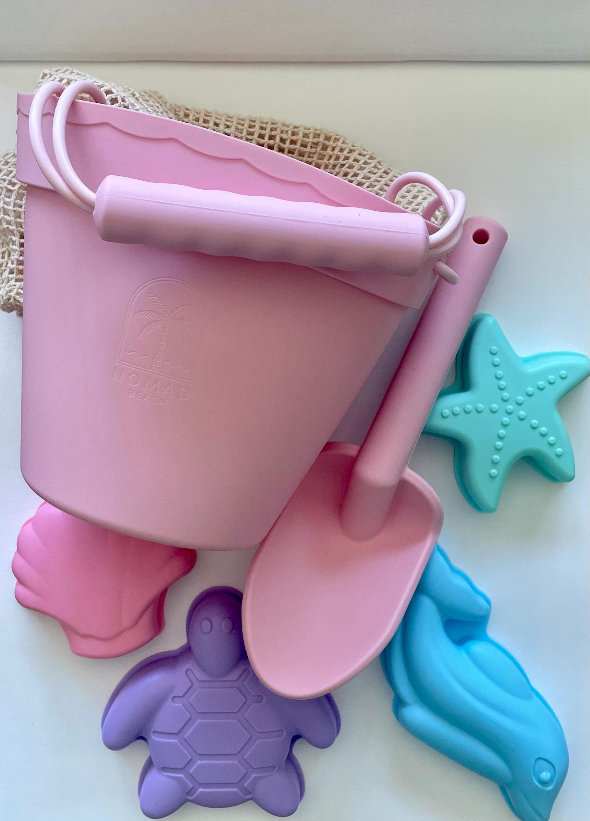 Silicone Beach Bucket Kids Play Set- 7 Piece, Bucket, 4 Shapes, Shovel ...