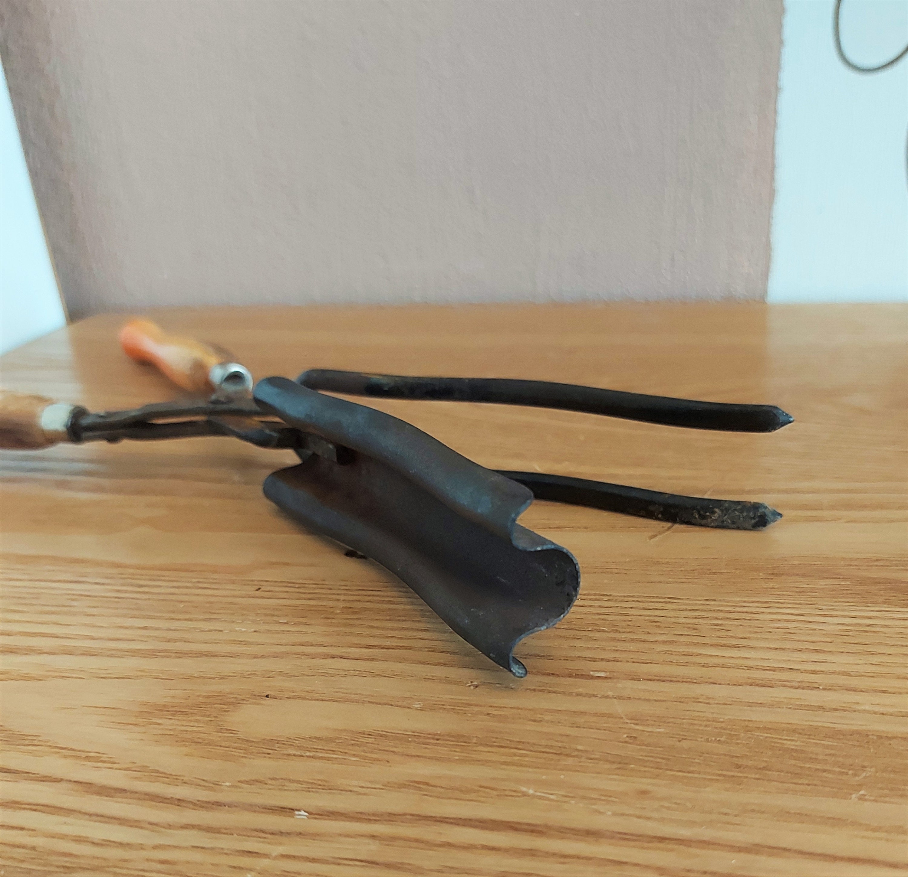 Vintage Iron CURLING TONGS Curling Irons 1920s | Etsy