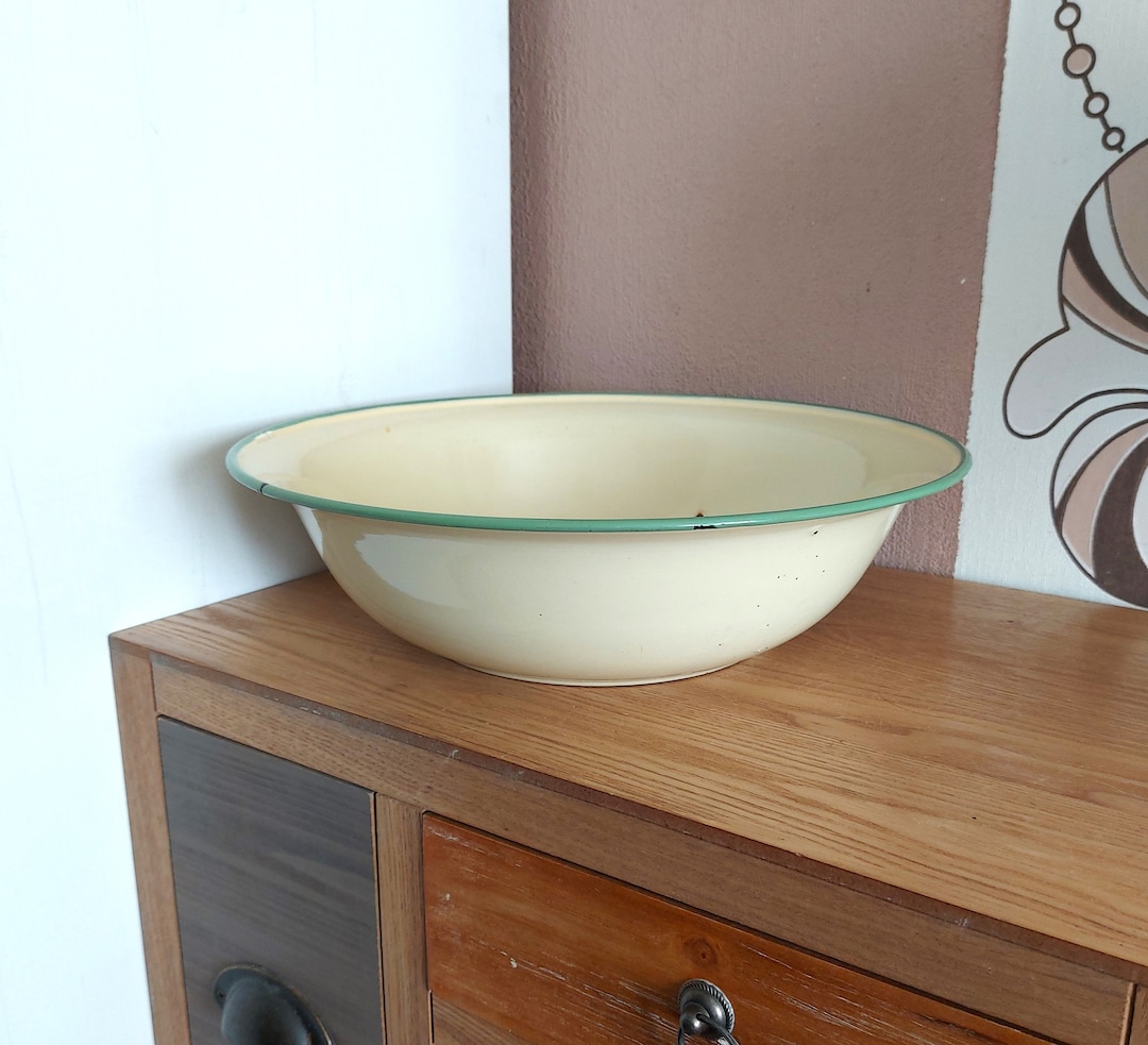 Vintage KOCKUMS Enamel Metal Basin, Beige Enamel Pelvis , Sweden, 1940s ...