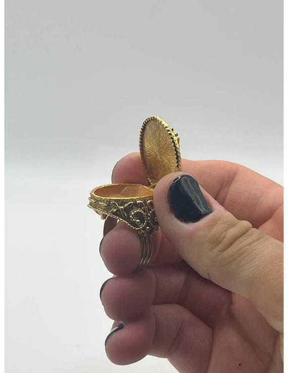 RARE Vintage Corday Unicorn Solid Perfume Ring with A… - Gem