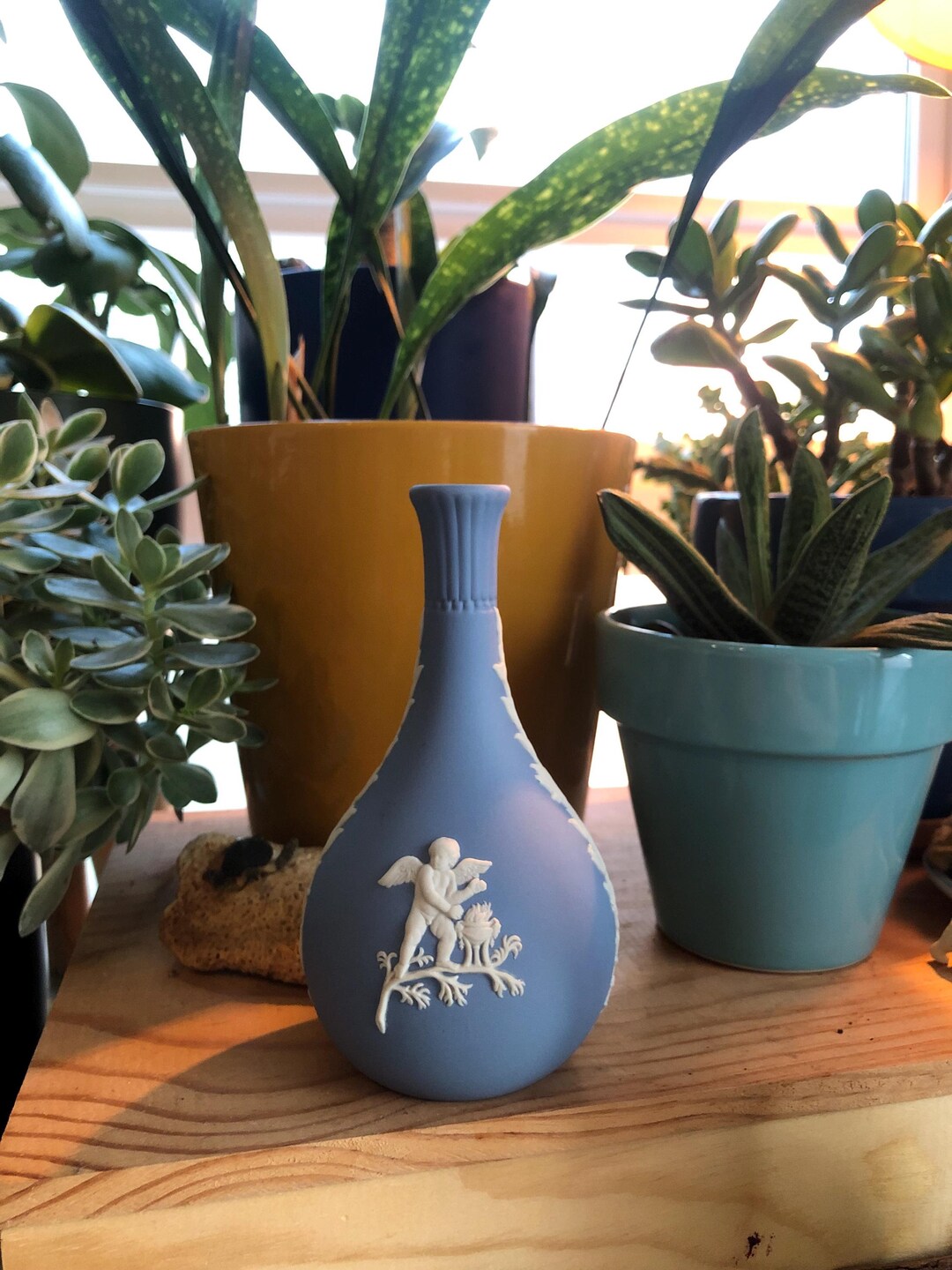 Wedgwood Mid-century-modern Jasperware Bud Vase in White and Blue 1965 ...